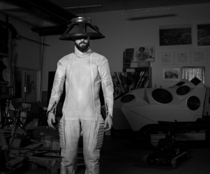 Tanks, drones, rockets and other sound machines. An interview with Nik ...