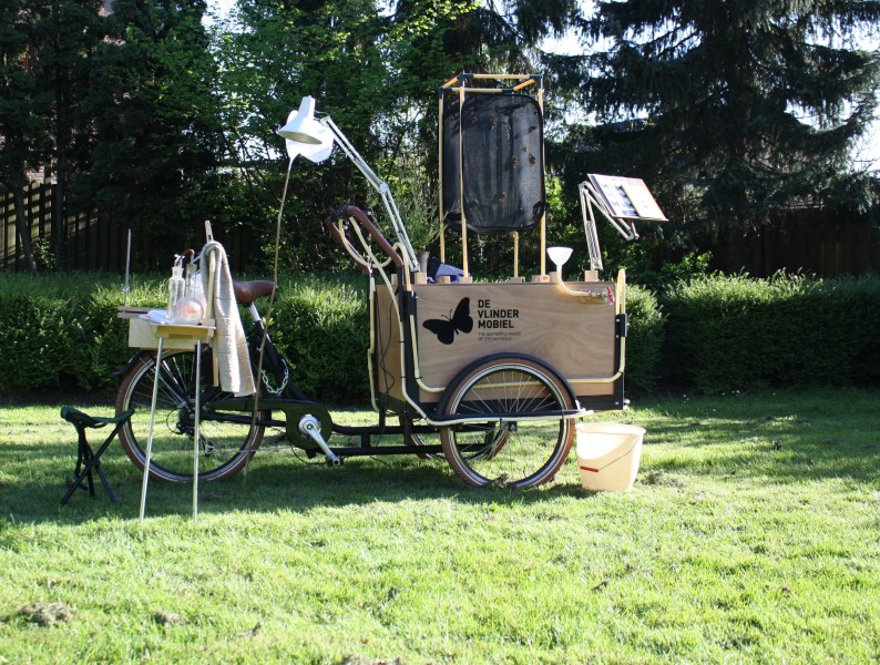 The butterfly mobile lab of Stefan Cools – We Make Money Not Art