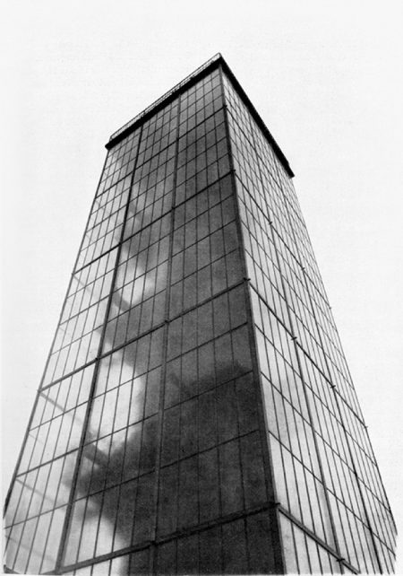 X-Ray Architecture – We Make Money Not Art